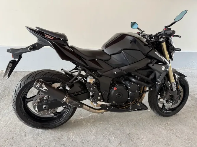 "suzuki gsr750" no Brasil