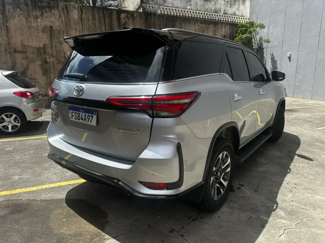 Toyota Hilux SW4 Diamond 2.8 TB 4X4 Die. Aut. Usados e Novos