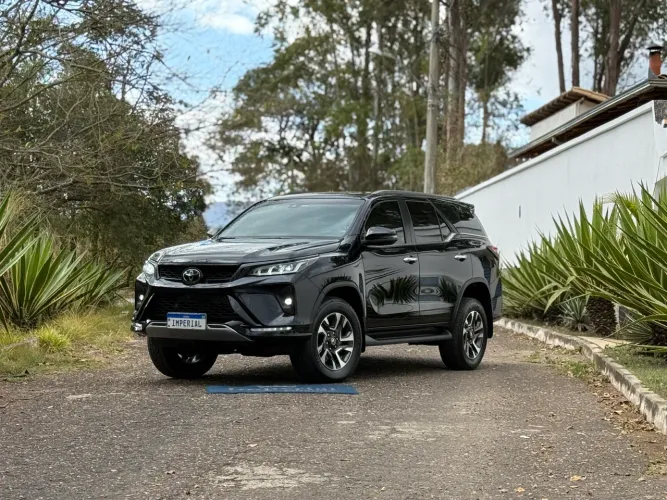 Toyota Hilux SW4 Diamond 2.8 TB 4X4 Die. Aut. Usados e Novos