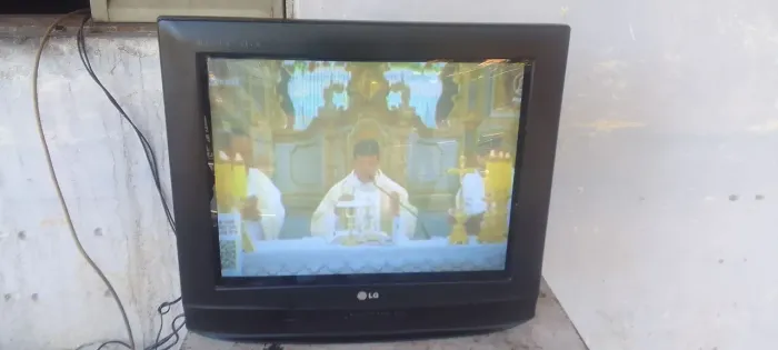 "tv de tubo" - TVs no Brasil