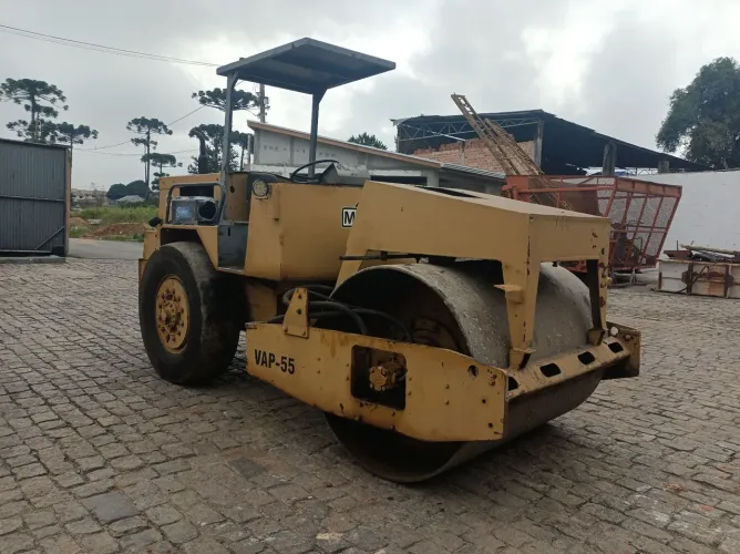 "rolo compactador liso" no Brasil