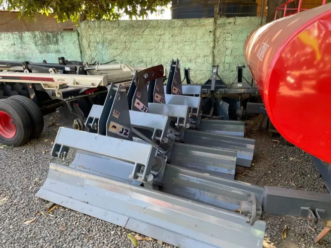 "plaina trator" no Brasil