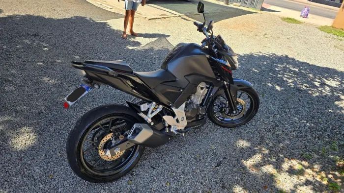 Motos Honda CB 300f Twister Flex 2024 no Brasil
