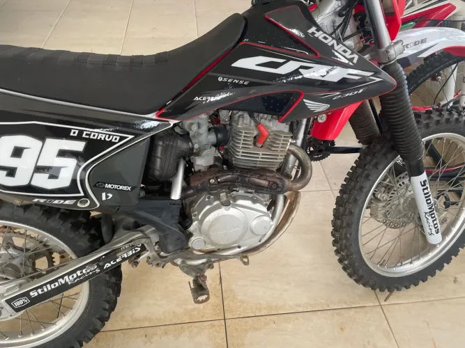 Motos Honda CRF 230 F no Brasil