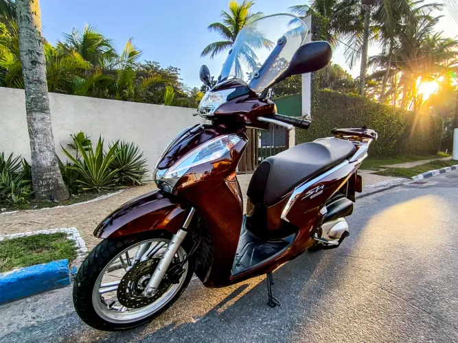 Motos Honda SH 300i no Brasil