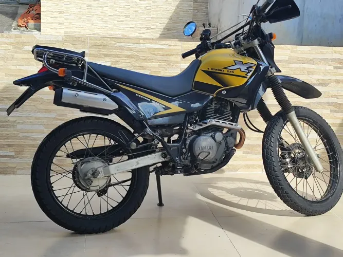 Motos Yamaha XT 225 no Brasil