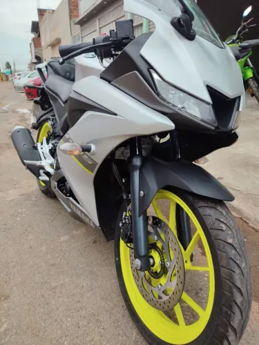 Motos Yamaha YZF R-15 155 ABS 2024 no Brasil