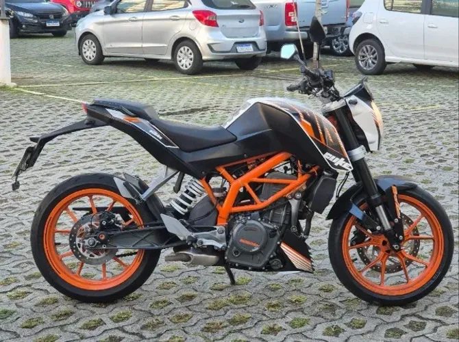 Motos KTM Duke 390 no Brasil