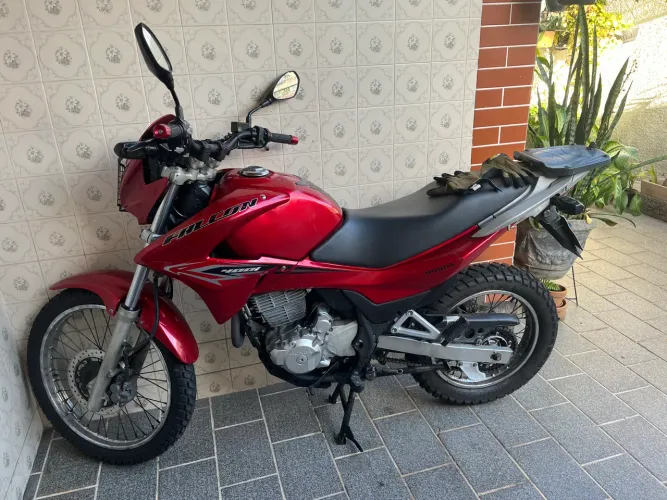 Motos Honda NX 400i Falcon no Brasil
