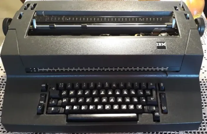 "maquina de escrever ibm eletrica" no Brasil