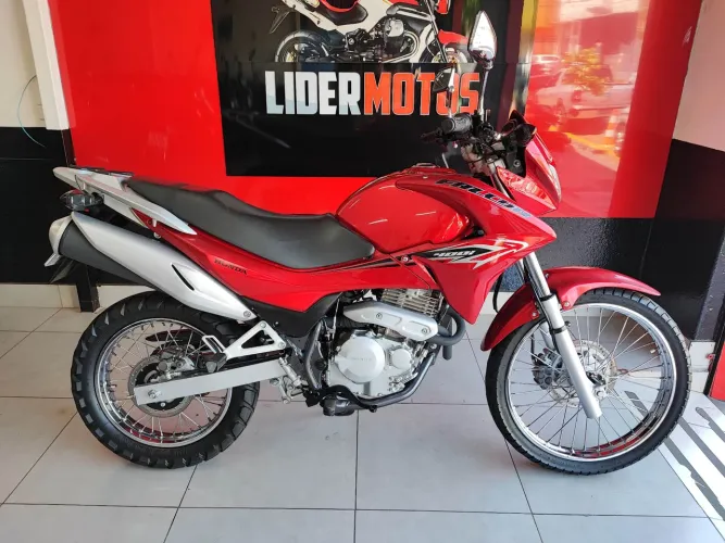 Motos Honda NX 400i Falcon no Brasil