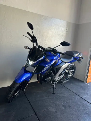 Motos Yamaha FZ25 250 Fazer Flex no Brasil