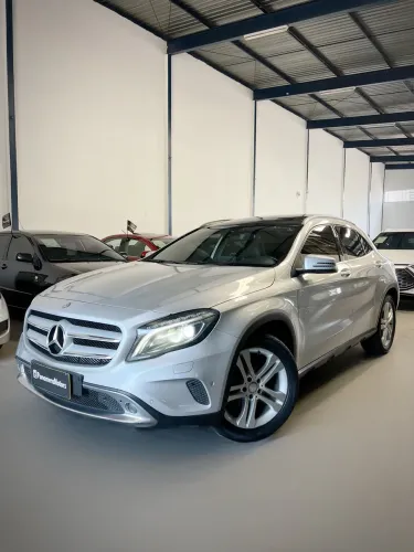 Mercedes-Benz GLA-200 2016 Usados e Novos