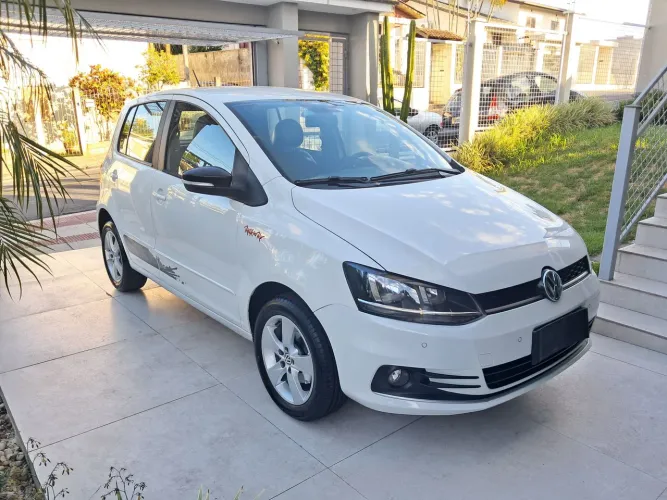 Volkswagen Fox Rock IN RIO 1.6 MI Total Flex 8V 5P Usados e Novos