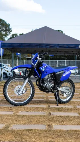 Motos Yamaha TT-R 230 no Brasil