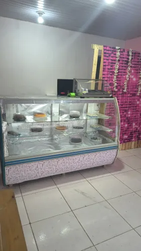 "expositor de bolos e doces" no Brasil
