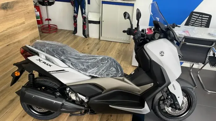 Motos Yamaha XMax 250 ABS 2025 no Brasil
