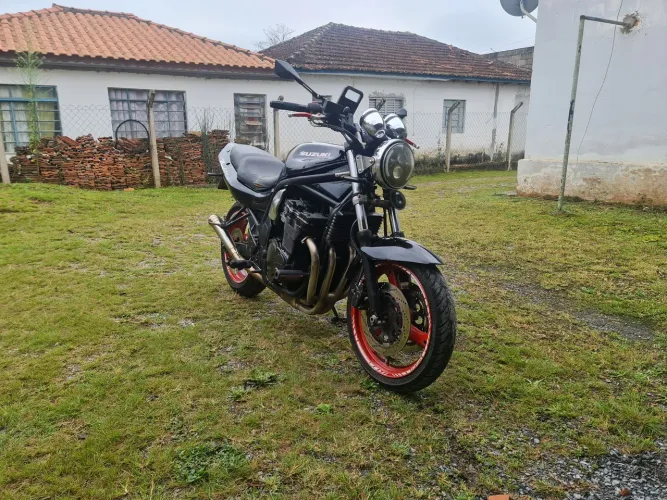 Motos Suzuki Bandit N-600/ 650 no Brasil