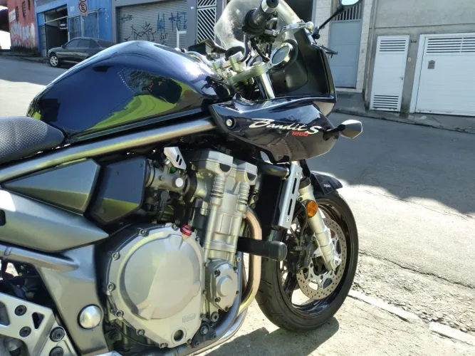 Motos Suzuki Bandit N-1250 no Brasil