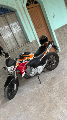 Motos Honda CB 2014 no Brasil