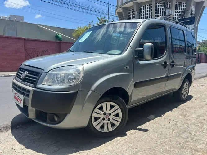 "carros com 6 lugares" - Carros Usados e Novos à venda