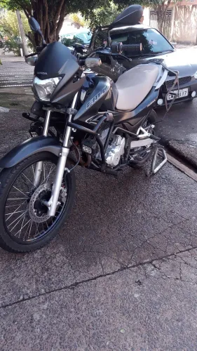 Motos Honda NX 400i Falcon no Brasil