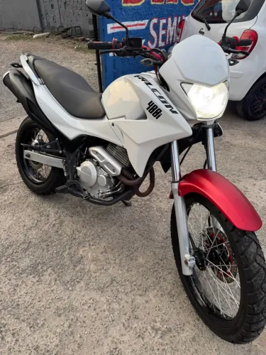 Motos Honda NX 400i Falcon no Brasil