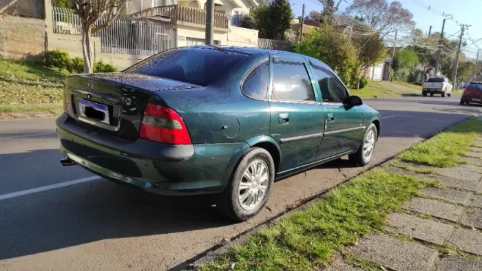 Chevrolet Vectra CD 2.2 16V / 2.0 16V Mec./aut. Usados e Novos