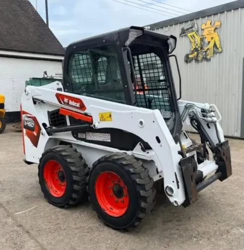 "mini bobcat" no Brasil