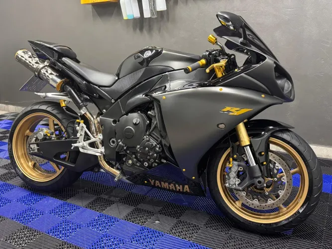 Motos Yamaha YZF R-1 1000 no Brasil