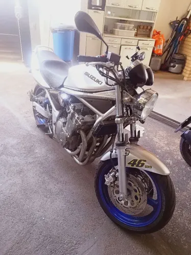 Motos Suzuki Bandit N-600/ 650 no Brasil