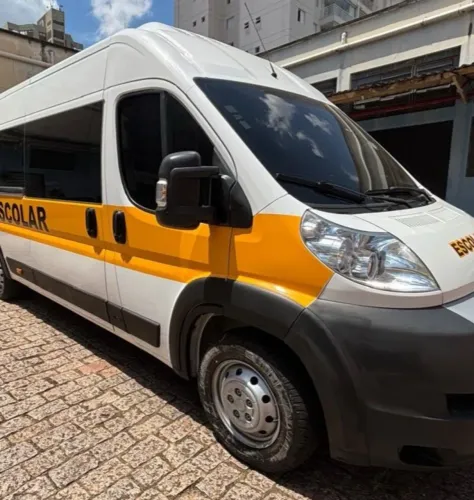 "carro escolar" no Brasil