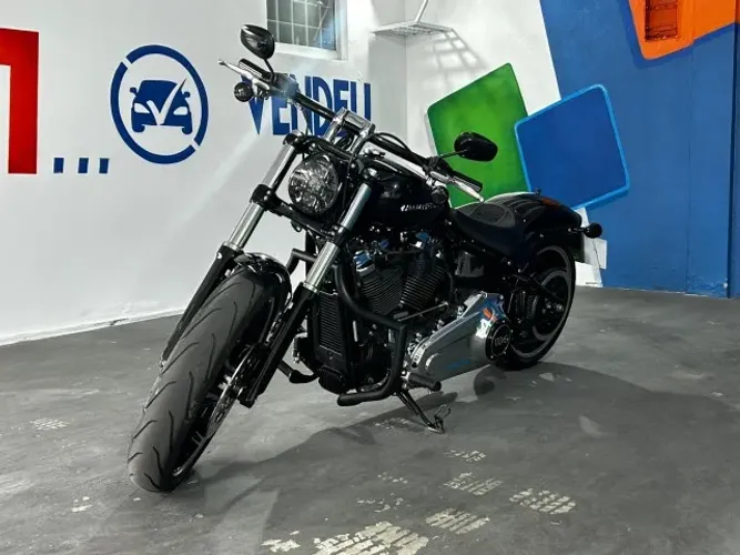 Motos Harley-Davidson Breakout no Brasil