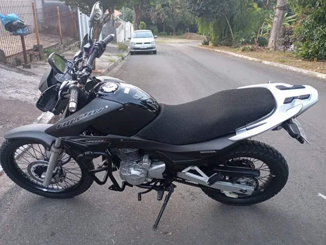 Motos Honda NX 400i Falcon no Brasil