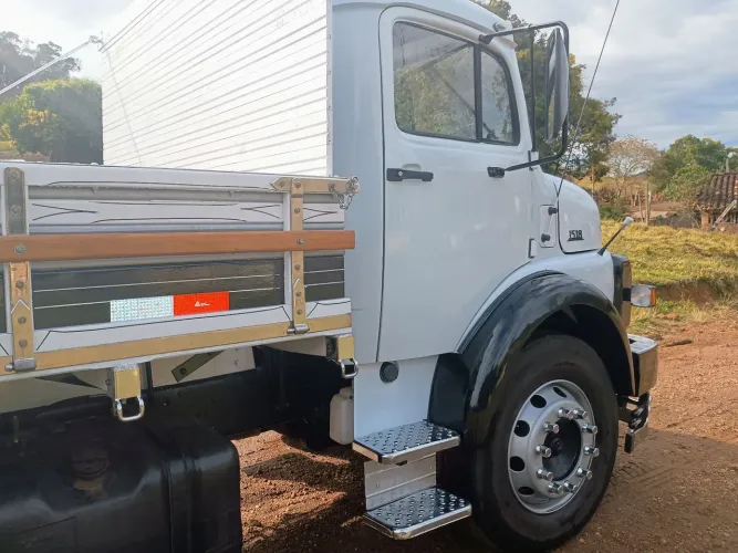 "mb 1518 truck" - Caminhões no Brasil
