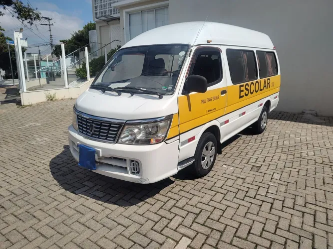 "carro escolar" no Brasil