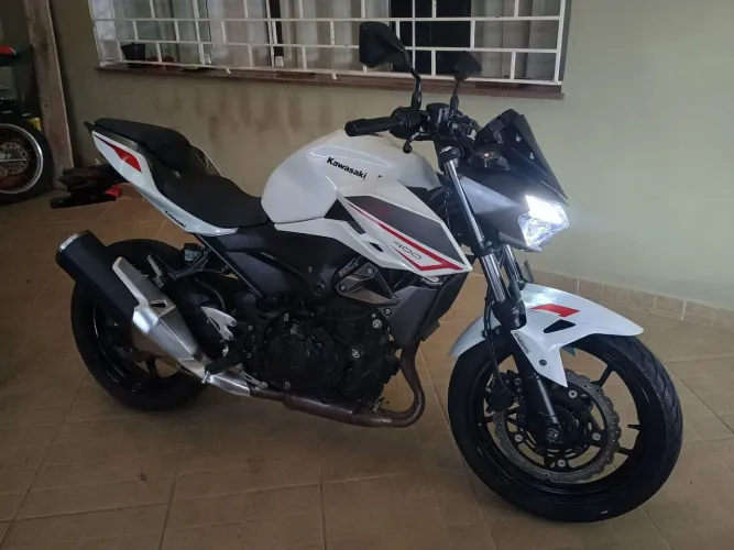 Motos Kawasaki Z 400 no Brasil