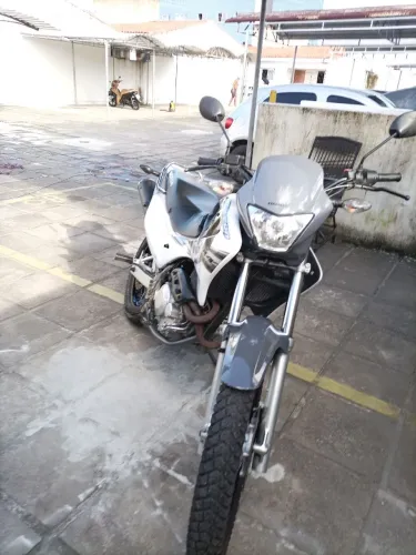 Motos Honda NX 4 Falcon 400 no Brasil
