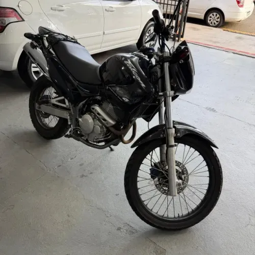 Motos Honda NX 4 Falcon 400 no Brasil
