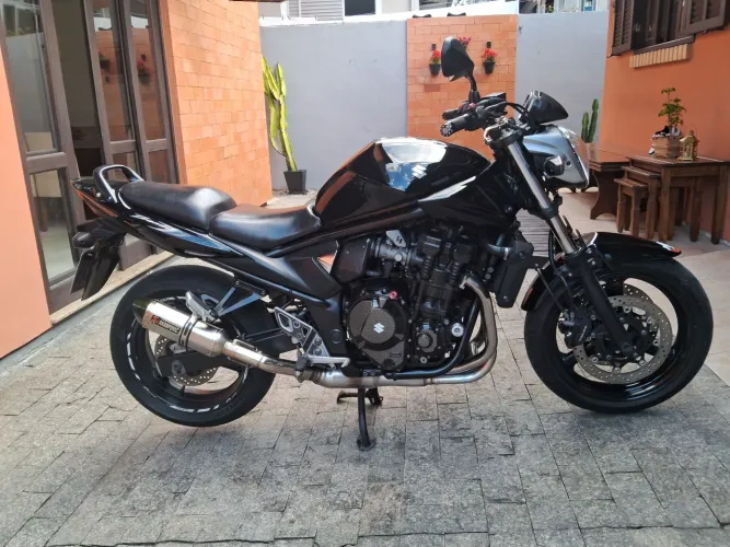 Motos Suzuki Bandit N-600/ 650 no Brasil