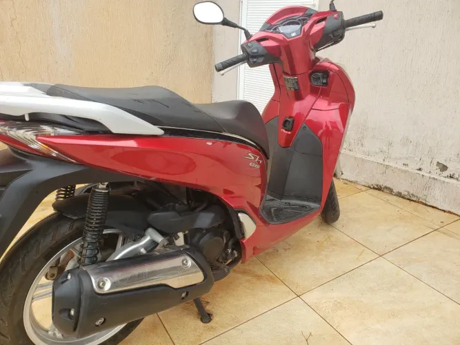Motos Honda SH 300i no Brasil
