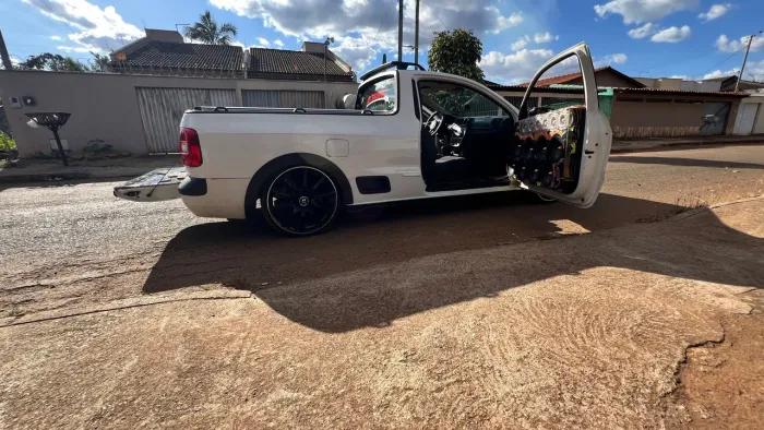 "saveiro com som automotivo" no Brasil