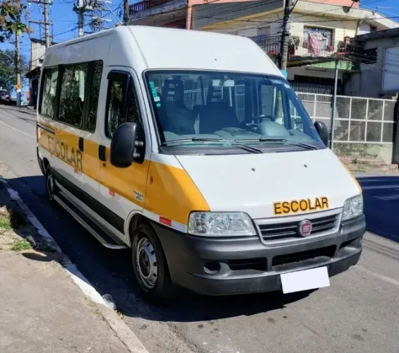 "carro escolar" no Brasil