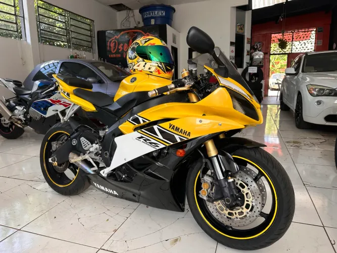 Motos Yamaha YZF R-6 600 no Brasil