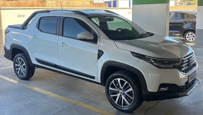 Fiat Strada Volcano 1.3 Flex 8V CD Aut. Usados e Novos