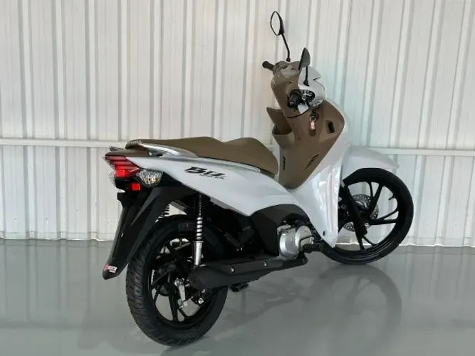 Motos Honda Biz 125 EX/ 125 EX Flex 2026 no Brasil