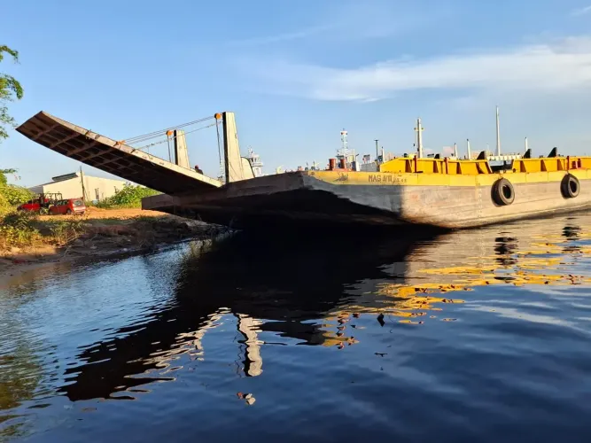 "balsa flutuante" no Brasil