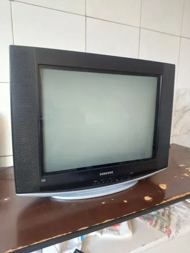 "tv de tubo" - TVs no Brasil