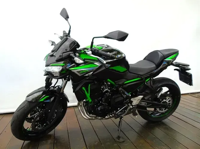 Motos Kawasaki Z 650 no Brasil