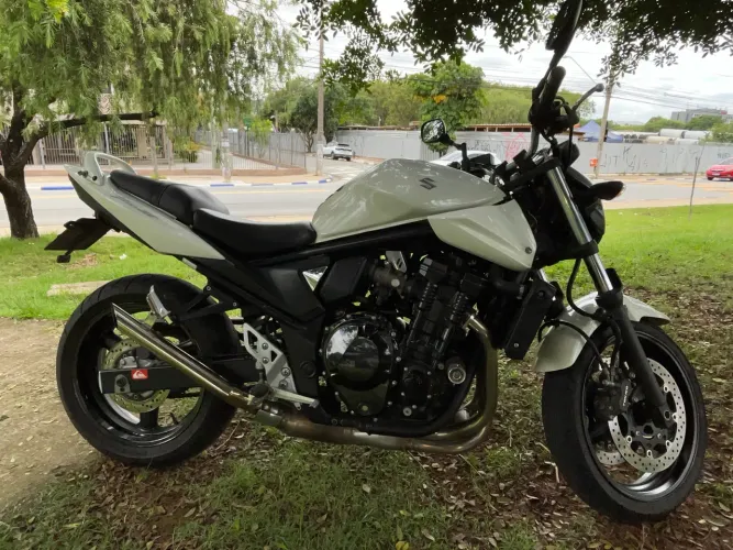 Motos Suzuki Bandit N-600/ 650 no Brasil
